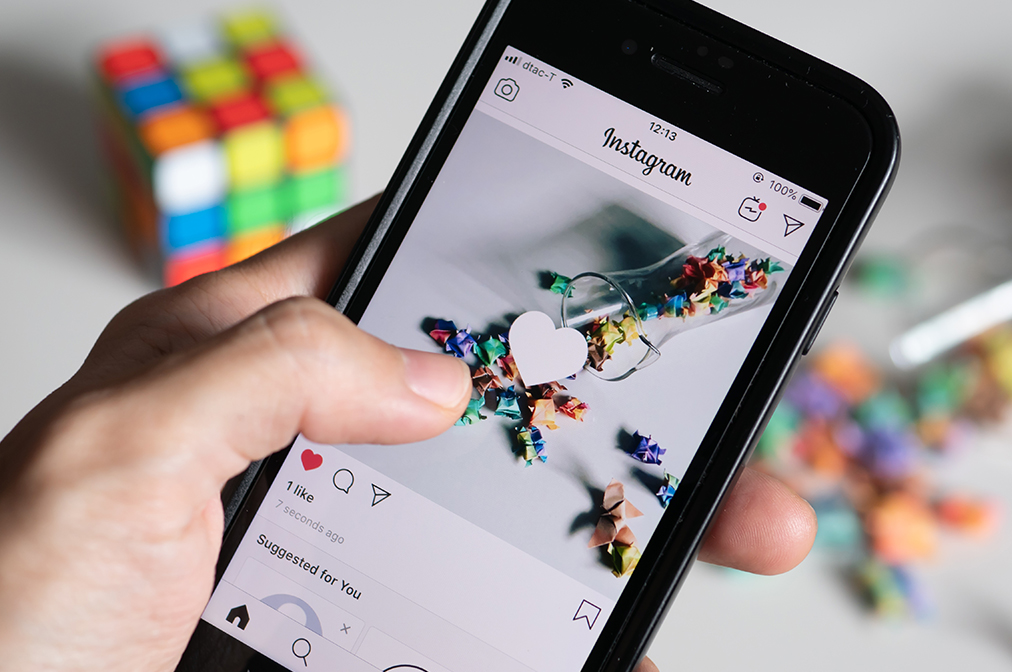Consumers’ Use of Instagram in the Shopping Journey: US Survey ...